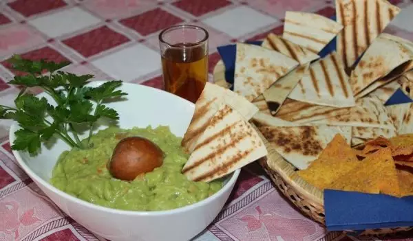 अदरक सह सुवासिक Guacamole