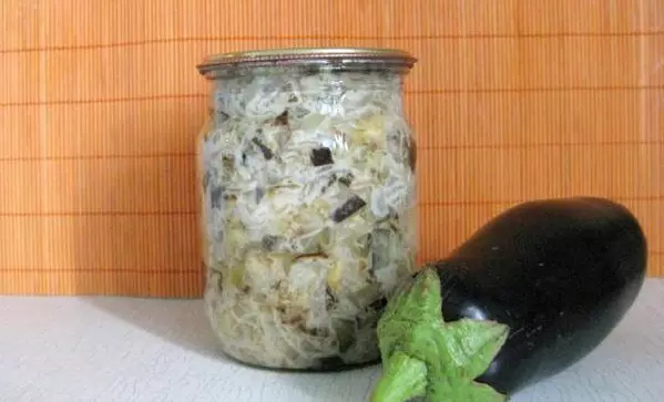 Mae eggplantau fel madarch gyda mayonnaise ar gyfer y gaeaf