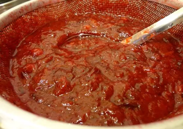 Cuinar salsa tkemali