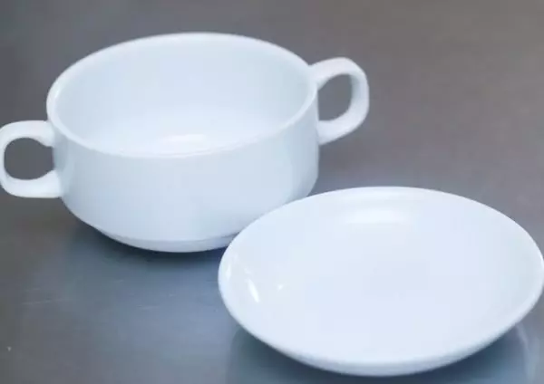Taza de cerámica con tapa de microondas