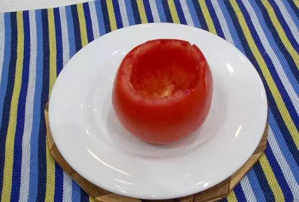Gezuiverd uit pulp en zaden Rijpe tomaat