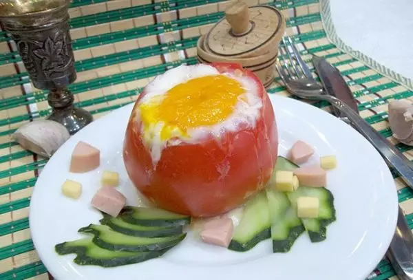البيض المقلي في الطماطم