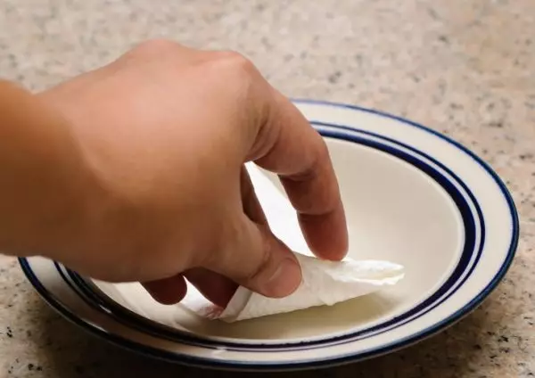 Schmierplatte Butter mit Serviette