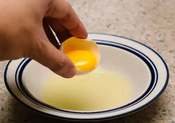 Jabatan kuning telur dari protein