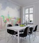 Wallpaper berwarna di dapur hitam dan putih