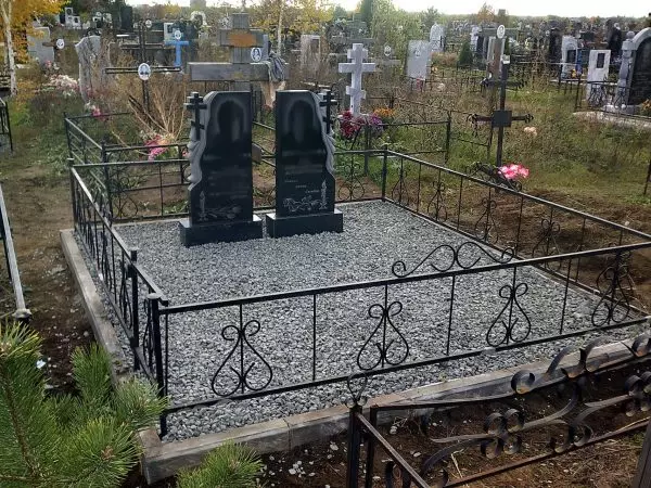 خرد شده در قبر
