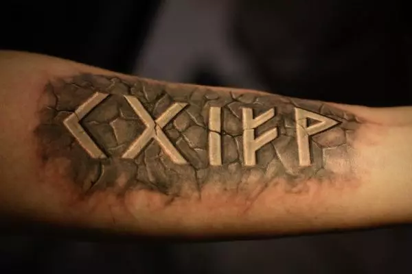 Tatuering fem rune