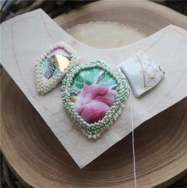 Cabochons on the billet for necklace