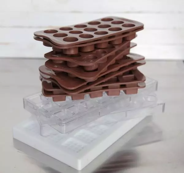 форми для шоколаду