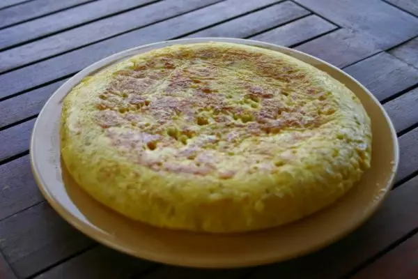 ມັນຕົ້ນ omelet ໃນພາສາສະເປນ