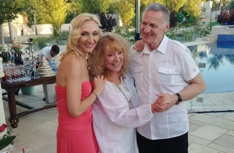 Irġiel maġġuri fil-ħajja ta 'Alla Pugacheva 3458_1