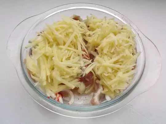 Billet van vlees en aardappelen in glasvorm