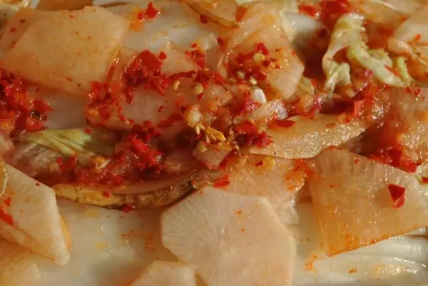 Kimchi með rauðum fiski