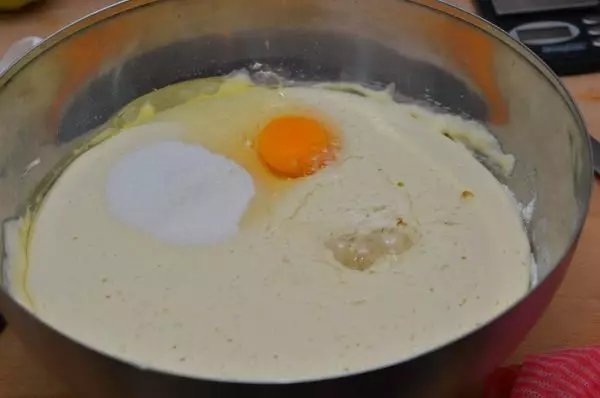 دودھ، انڈے اور خمیر