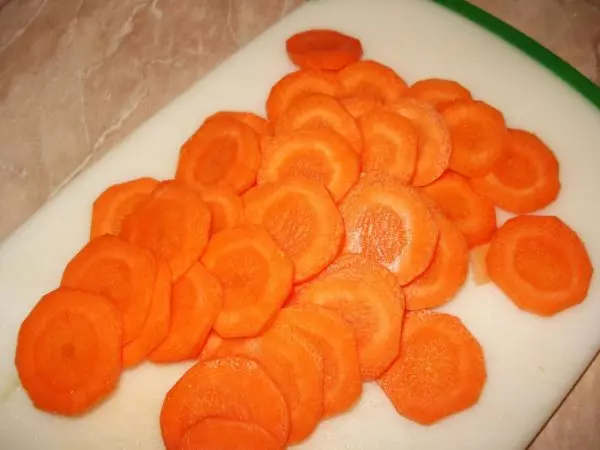 চেনাশোনা সঙ্গে কাটা carrots