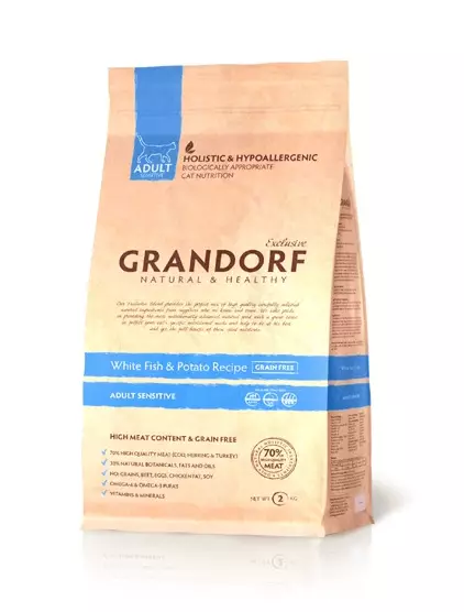 Dry food Grandorf for cats with sensitive digestion