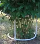Szermierka do krzewu z plastikowych rur