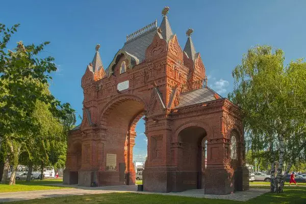 alexandrovskaya triumphal arc.