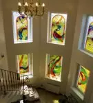 Okna stopnišča z vitrino