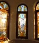 Stained Glass Windows yn 'e ruten fan Erker