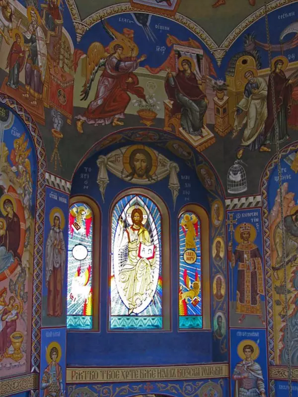 Stained glass window sa Byzantine Style.