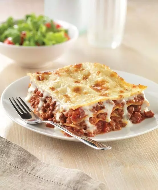 Lasagna siap pakai dalam gaya Spanyol