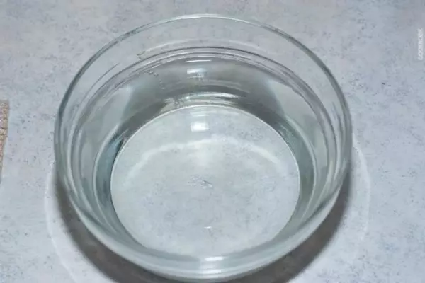 Vatten i en skål