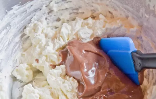 Cream stirred with chocolate mass