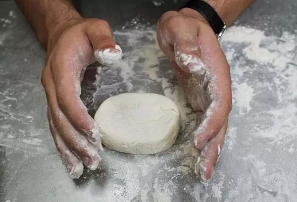 Keju dalam tepung