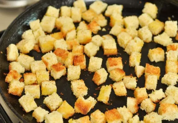 Fried croutons