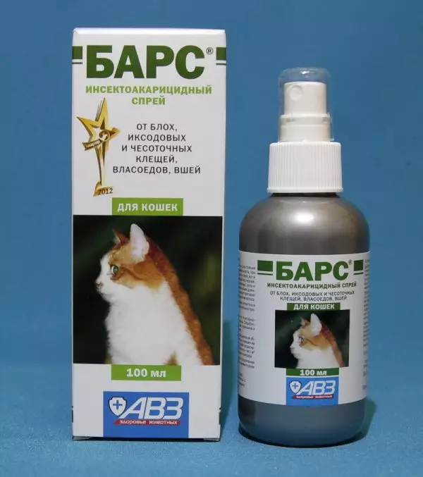 Spray desde las pulgas para los gatos