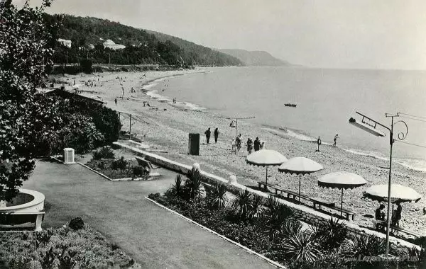 Traeth Beach Lazarevskoye