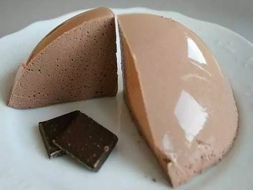 जिलेटिन के साथ चॉकलेट सॉफल