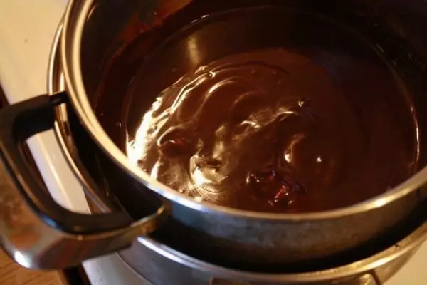 Uniform chocolate mass for souffl