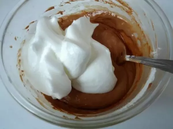 Whipped proteins and chocolate weight
