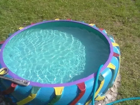 Како да направите базен во земјата од девојка со свои раце - инструкции со фотографии и видеа