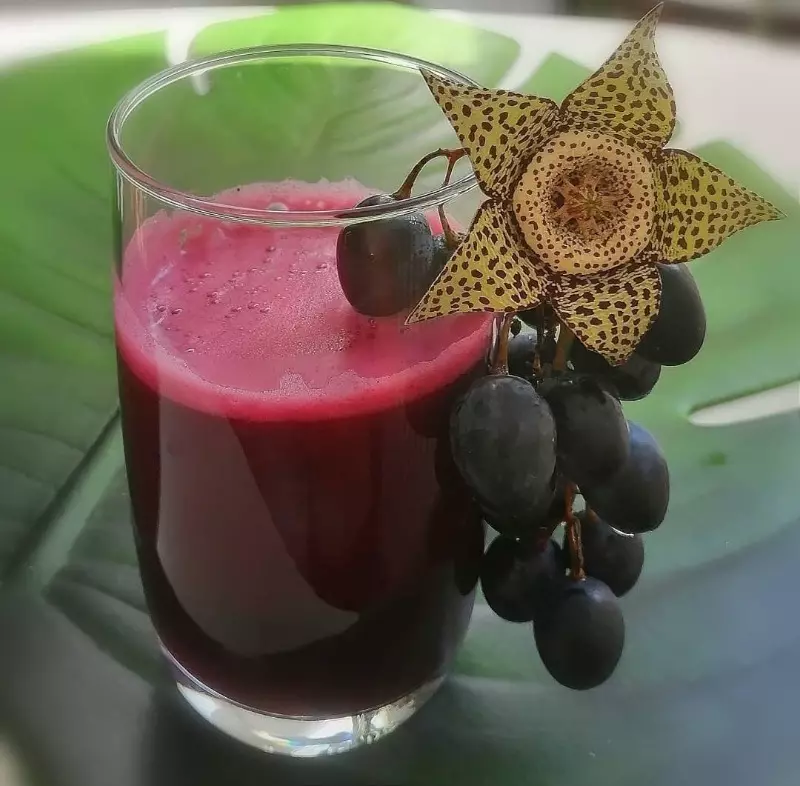 Gyümölcslevek zöldségekből és gyümölcsökből, amelyek meg kell inni a bőr bőrének fenntartása érdekében 3810_4