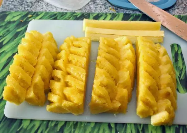 Scheiwen vun Ananas