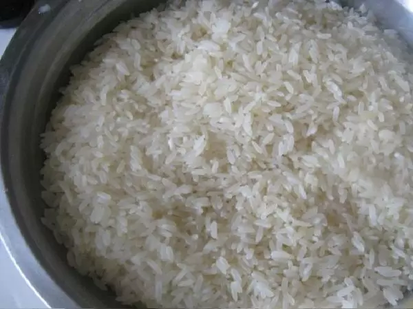 Riža pripremljena za kuhanje