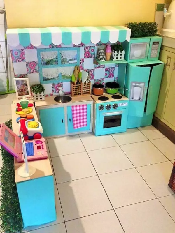Детска кухня от кутии