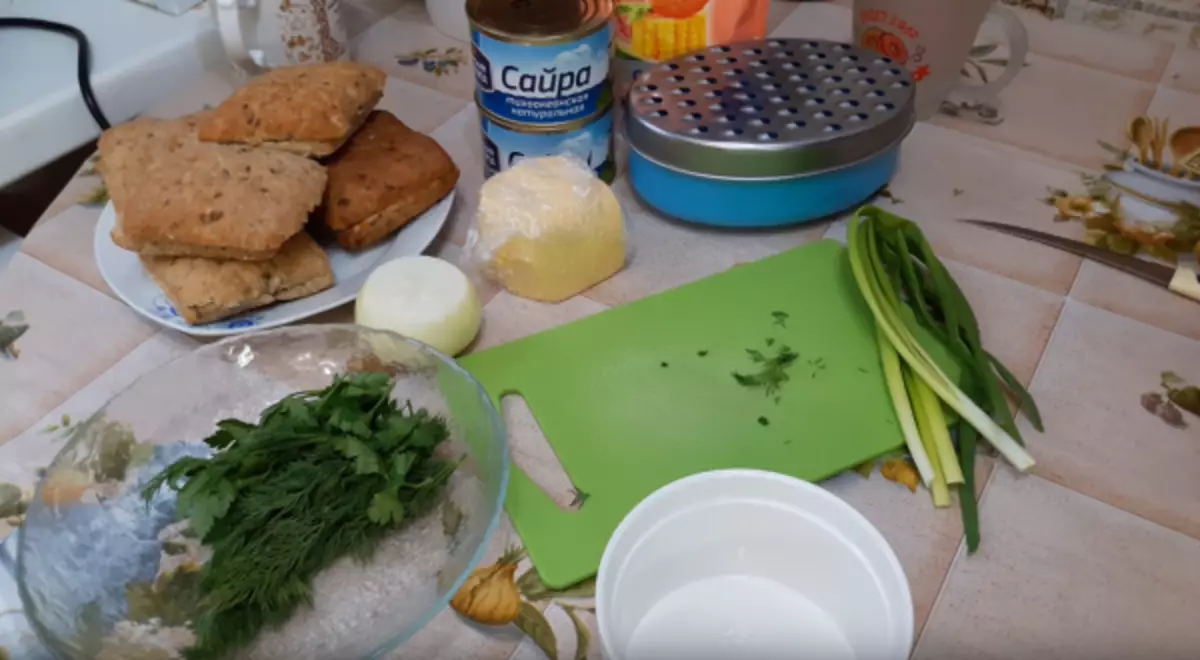 Hoe een Saury Sandwich te maken (recept 1): Producten