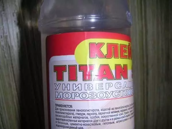Botol Titan lem