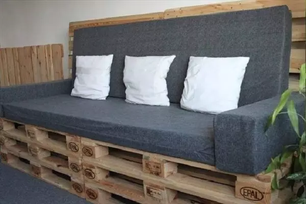 Sofa from pallet