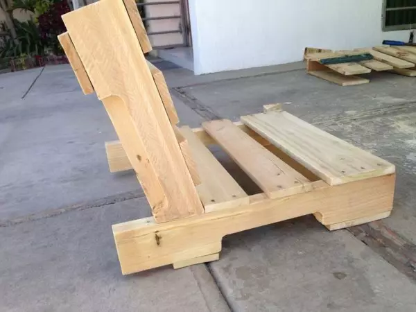 Pallet terug en sitplek