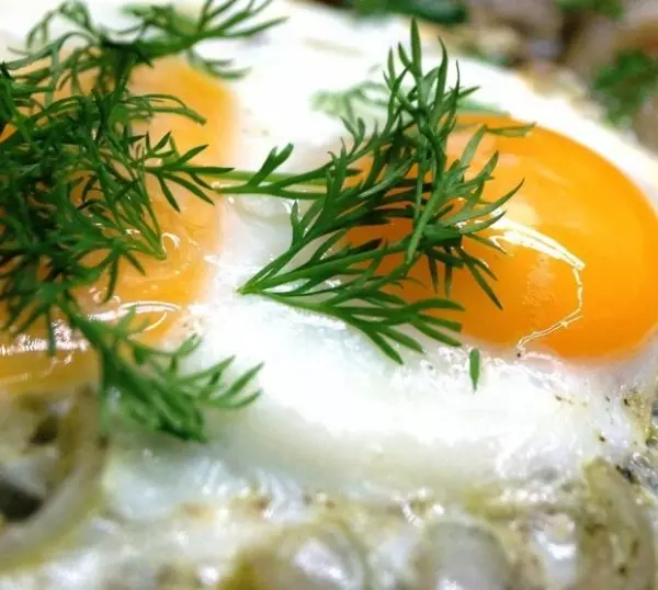 Eggs with Salom