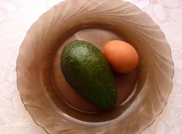 Avocado at Egg.