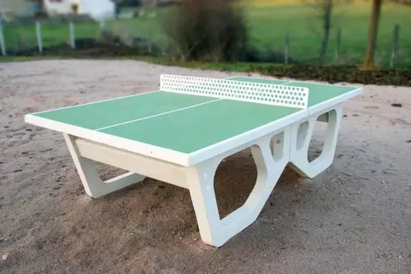 Τραπέζι για ping-pong από τα χέρια κουκουβάγια