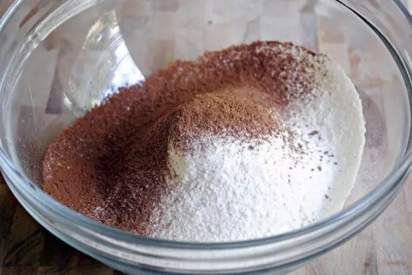 flour ແລະ cocoa