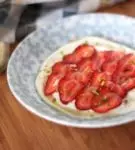 Porridge tare da strawberries