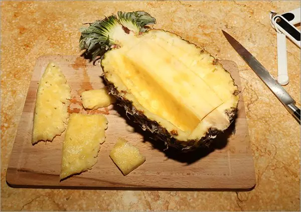 Чишћење ананаса од целулозе и шипке